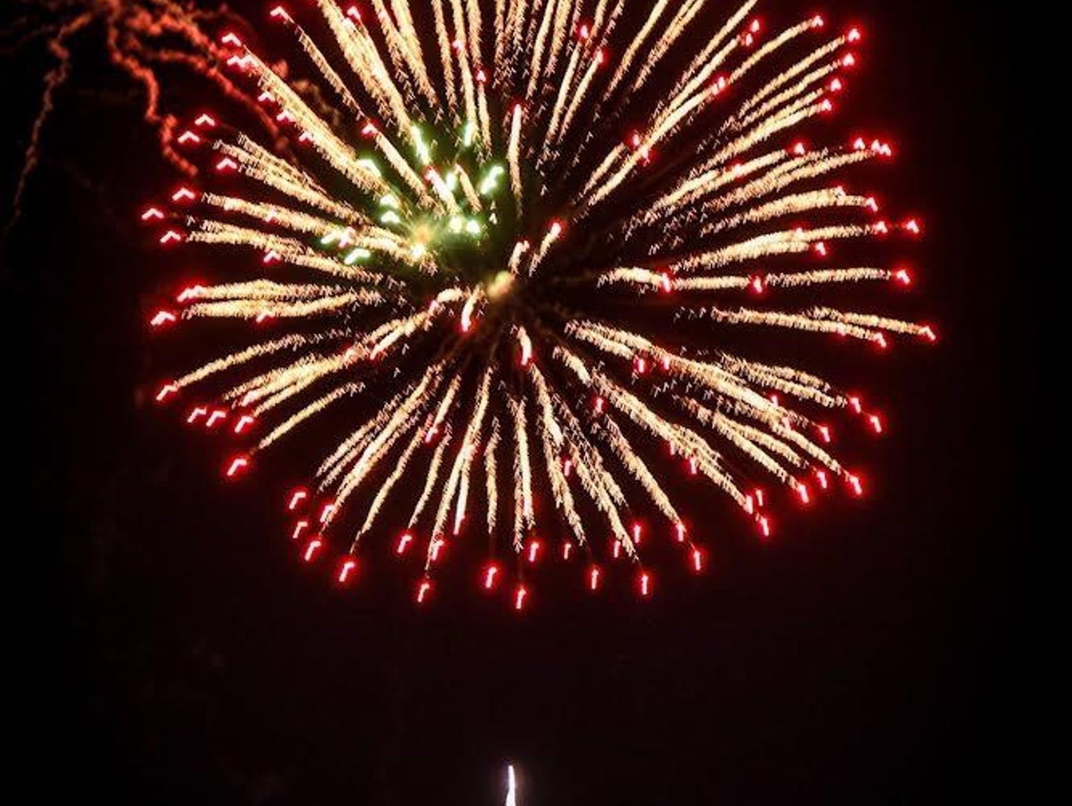 FIREWORKS ON THE FOURTH: City’s SummerFest show lights up San Marcos sky