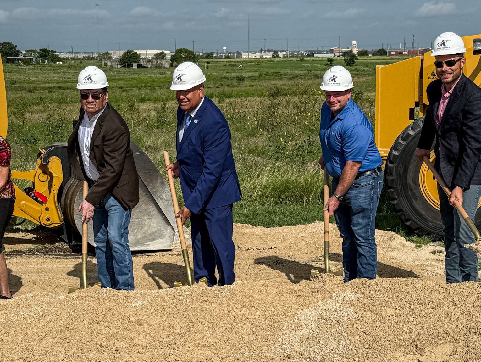 Groundbreaking ceremony kicks off major road projects, retail development in Kyle