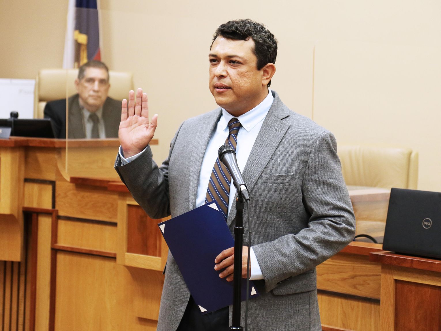 Mayor, city councilmembers sworn into office