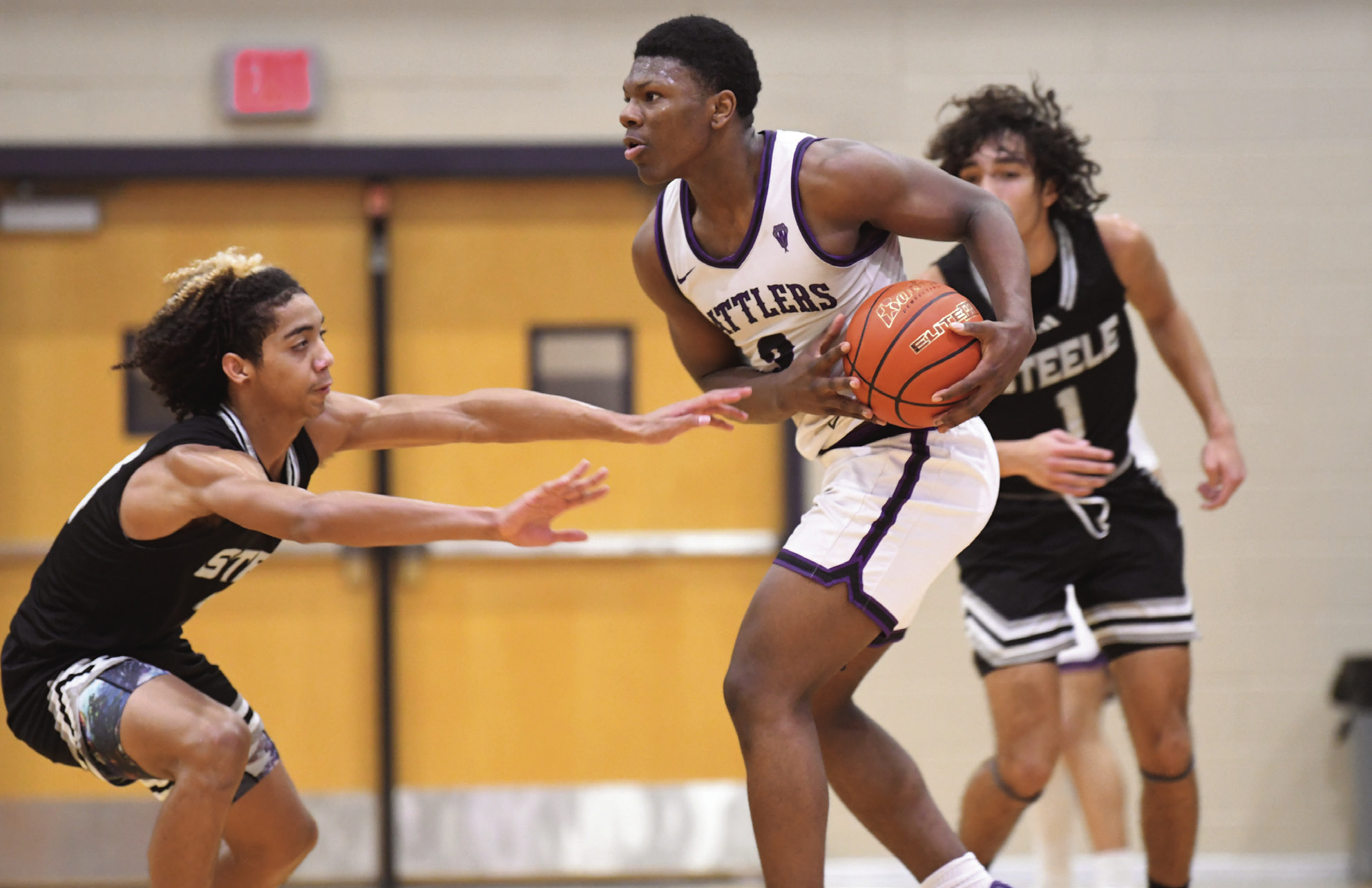 Rattlers spoil Steele’s district title hopes with senior night victory
